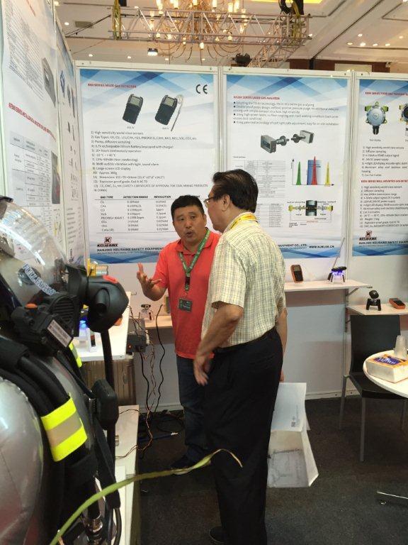 Portable Multiple Gas Analyzer Oxygen, Carbon Monoxide, Hydrogen Sulfide and Methane 4 Gas Detector
