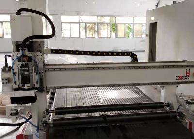 Chine Grande vitesse en bois de découpeuse d'attelle commandée par ordinateur intelligente de sofa à vendre