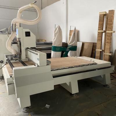 Chine Sofa Cnc Splint Cutting Machine un Tableau peut mettre dessus plusieurs l'attelle pour la coupe à vendre