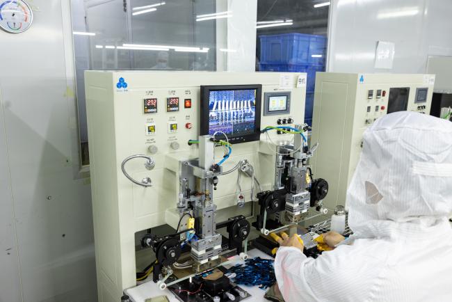 Feaglet iPhone touch screen manufacturing quality control process