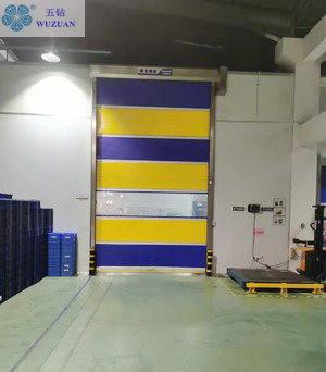 Cina Sportello di rotolamento ad alta velocità del PVC della porta molle veloce intelligente della tenda in vendita