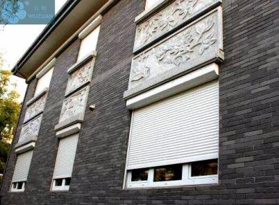 China Wit 1.5mm Aluminium 1.5m Blinden van het Hoogte Automatische Venster Te koop