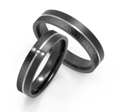 China Stylish Black Titanium Alloy Couple Ring Embellished With Zircon Unique Texture Design for sale