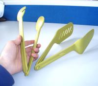 China Elevated Nylon Utensil Head Small Kitchen Helper for Multi-Functional Cooking Orange for sale