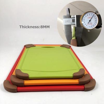 Cina Tavola di taglio in plastica spessore 8 mm per cucina taglio di verdura taglio utensili domestici in vendita