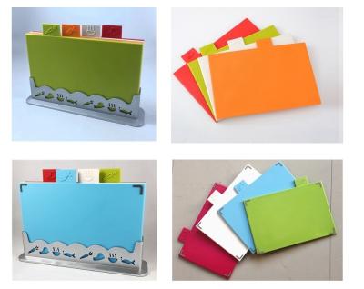 Cina Tavola di taglio lavastoviglie sicura Tavola di taglio in plastica PP verde/bianco/arancione/rosso in vendita