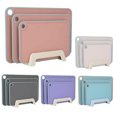 China Multipurpose 3 Piece Set Indexed Cutting Boards with Grooves BPA Free Non Slip Black for sale