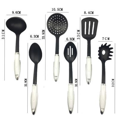 Cina Strumenti da cucina antiaderenti Resistenti al calore fino a 210°C Gadget unici per accessori domestici in vendita