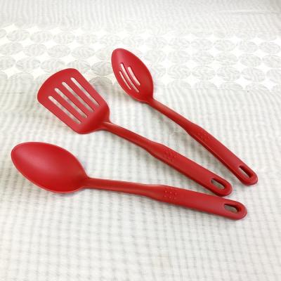 Cina Moderna maniglia in nylon utensili per la salsa di zuppa minestra e pasta design nero in vendita