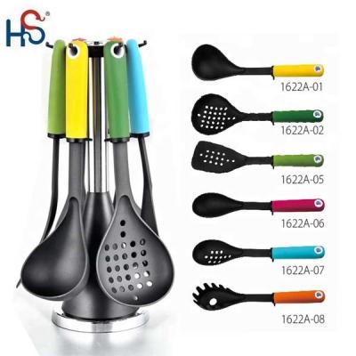 Cina Migliora la tua esperienza culinaria con utensili da cucina antiaderenti e maniglia TPR in nylon in vendita