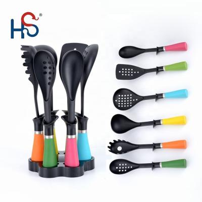 Cina Apparecchi da cucina antiaderenti con maniglie colorate in nylon66 e logo stampato in seta in vendita