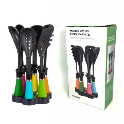 Cina Apparecchi da cucina antiaderenti con maniglie colorate in nylon66 e logo stampato in seta in vendita