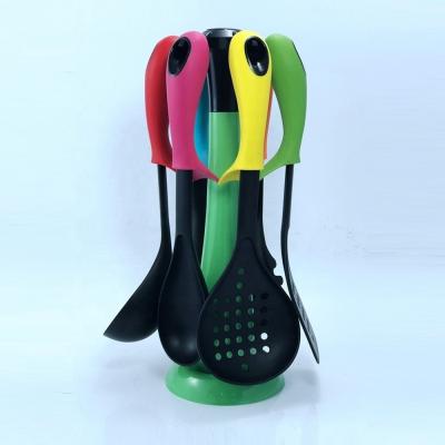 Cina Strumenti da cucina antiaderenti ad alta temperatura a 210 gradi per cucina colorata e utensili domestici in vendita