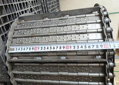 China Heavy Duty 3mm Thickness Carbon Steel Plate Conveyor Belt With Baffle For Chip Cleaner for sale