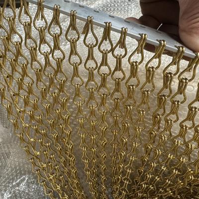 Cina Dimensioni personalizzate Decorative Acciaio Dorato Acciaio Metallico Mesh Doccia soffitto Muro Camera tenda in vendita