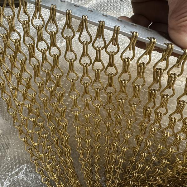 Tamaño personalizado Decorativo de aluminio dorado de malla metálica ducha Techo de pared Cortina de habitación