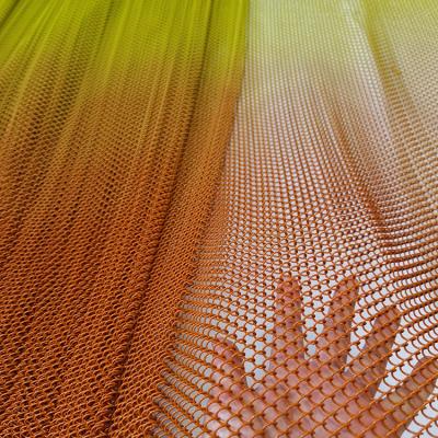 China Graduated Color Aluminum Chain Link Mesh Metal Coil Curtain Ceiling Decoration in a Restaurant for sale