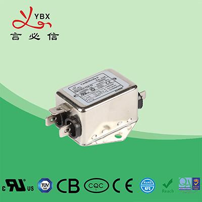 ストリップをつけるLEDのための220V 3A 6A EMI EMCの交流電力のノイズ・フィルタ
