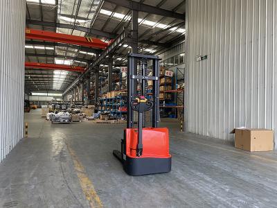 Cina Impilatore automatico del magazzino 1 tonnellata 1,2 tonnellate impilatore elettrico del pallet da 1,5 tonnellate con altezza di elevazione di 3m 3.5m in vendita
