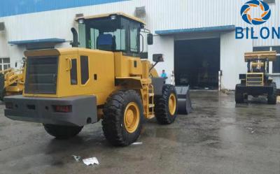 中国 1.8 M3バケツおよび92kWディーゼル機関を搭載する機械制御前部分の車輪の積込み機 販売のため