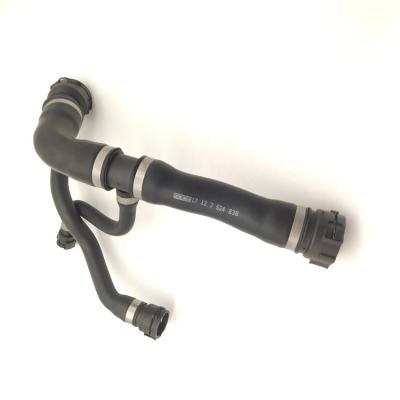 中国 17127524838 BMW自動車冷却システムの部品のための柔軟なEPDMゴムラジエーターホース 販売のため