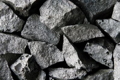 Cina Cambiamento continuo del grado della fonderia della cromite del carbonio di medium C4.0 di FeCr 55% 65% ferro in vendita