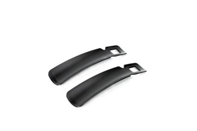 China Quality Portable Plastic Long Shoe Horn 5.3 Inch 13.5CM Plastic PP Large Square Hanging Hole for sale