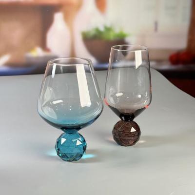 China Handgeblazen wijnglas met kristallen kleurgradiënt uniek wijnglas als cadeau voor feest Te koop