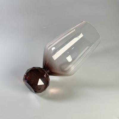 China Handgeblazen wijnglas met kristallen kleurgradiënt uniek wijnglas als cadeau voor feest Te koop