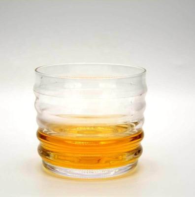 Cina Anti vetro fatto a mano di slittamento del whiskey con il modello di Wave in vendita