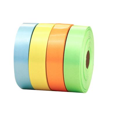 China cinta personalizada Rolls del envoltorio para regalos 30Y de 18m m para la decoración del regalo en venta
