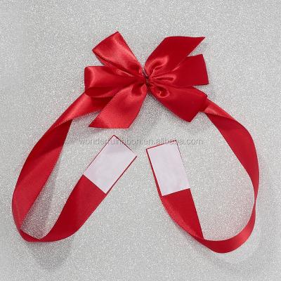 Cina Il rosso pre ha legato l'arco rosso 24mm del nastro del legame del velluto del raso con il ciclo elastico in vendita
