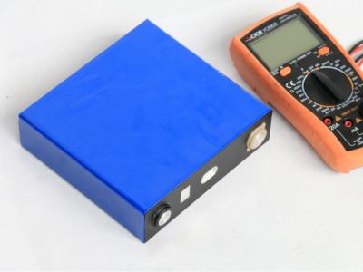 China Prismatische 3.2v 200ah Batterie Lifepo4 für Solar weg vom Gitterhaus-Energiespeicher zu verkaufen