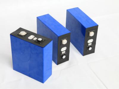 China 3,2 v 280ah, Grad A, 3.2v Akku, 3.2v Lithium-Ionen-Batterie, Batteriezelle für RV-Camper-Yacht-Boot zu verkaufen