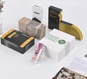 Cina Logo personalizzato con imballaggio ecologico per Boxycharm Beauty Abbonamento Disegno gratuito in vendita