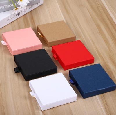 Cina Scatola di gioielli personalizzata con cassetto di lusso e design raffinato in vendita