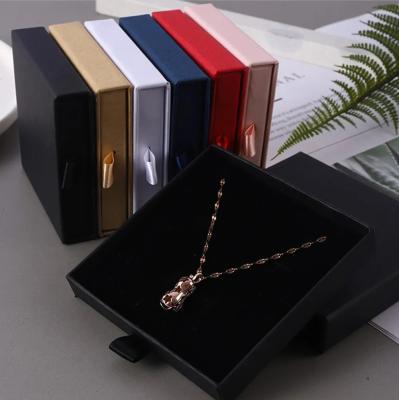 Cina Scatola di gioielli personalizzata con cassetto di lusso e design raffinato in vendita