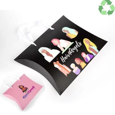 Cina Sacchetti di carta personalizzati per estensioni di capelli confezionamento Kraft cuscino con maniglia a mano in vendita
