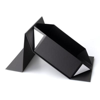 Cina Flap Custom Matte Black Luxury Foldable Hard Paper Magnetic Closure Gift Box per regali in vendita