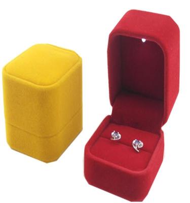 China fashion beauty luxury velvet ring box for sale