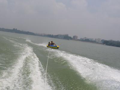 China 2017 manufacture snow tube,www.hmsport.net snow tubing nylon cover river tube ski tube,snow sport,tubing,river tubing for sale