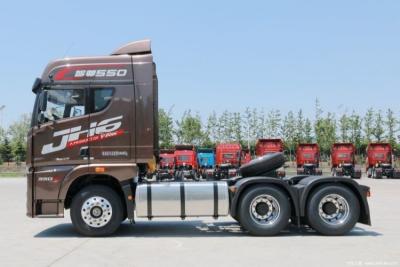 Cina Jiefang JH6 6x4 4x2 8x4 trattore con sospensione a aria sedile del conducente e sistema multimediale in vendita