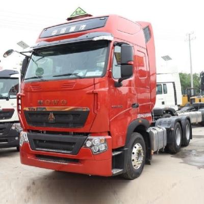 中国 シノトルク HOWO T7H 440HP 6X4 500-600Lの燃料タンク容量を持つ危険な化学トラクター 販売のため