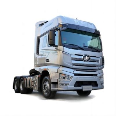 中国 FAW Jiefang J7 重型トラック 560HP 6X4 マルチメディアシステム付き大型牽引トラックヘッド 販売のため