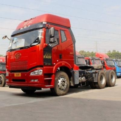 中国 8800kg 総車両重量 FAW ジーファング J6P 重荷トラック 460HP 6X4 トラクタートラック 販売のため