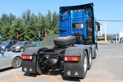 中国 FAW Jiefang J7 LNG CHG 371 375HP 4*2 6*4 6*2 負荷トラクター 最大速度120KM/H 販売のため