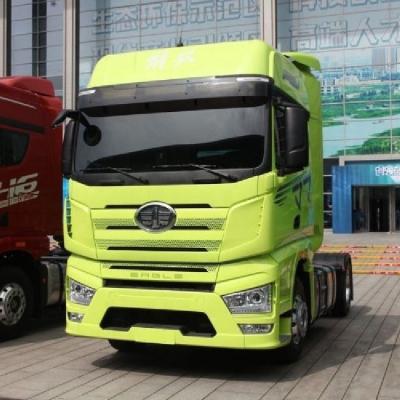 Cina Boutique Used Truck Head FAW Jiefang J7 Heavy Truck 560HP 4X2 Tractor Truck's Selezione in vendita