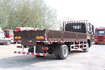 China 23 Hot Boutique Carros Usados SINOTRUCK HOWo NX Cartão Médio 220hp 4X2 6.75m Hurdle Truck à venda