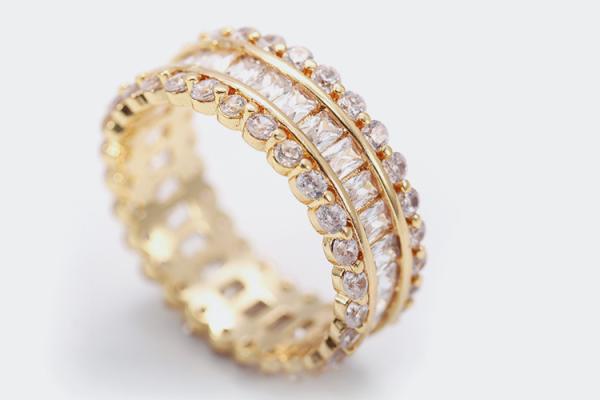 Quality Luxury Wedding Ring Copper Platinum Plating Gold Plating Lovers Ring with Zircon for sale