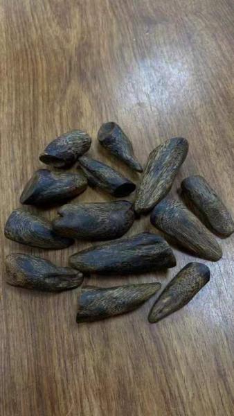 Quality OUD Agarwood Slices Inserted Into Cigarette Rods For Health Preserving Agarwood for sale